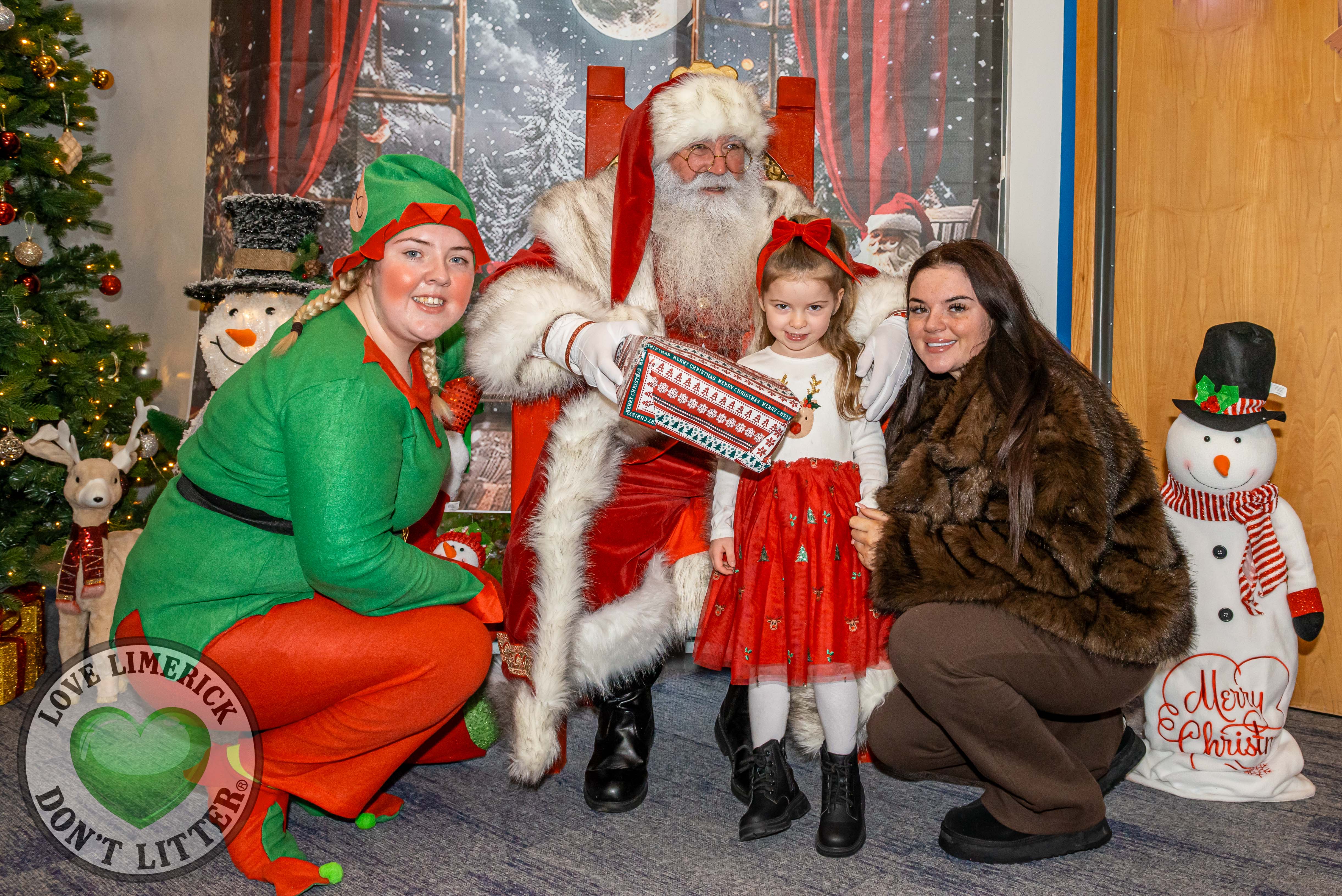 Family Tree Creche Santa Experience celebrates Christmas!