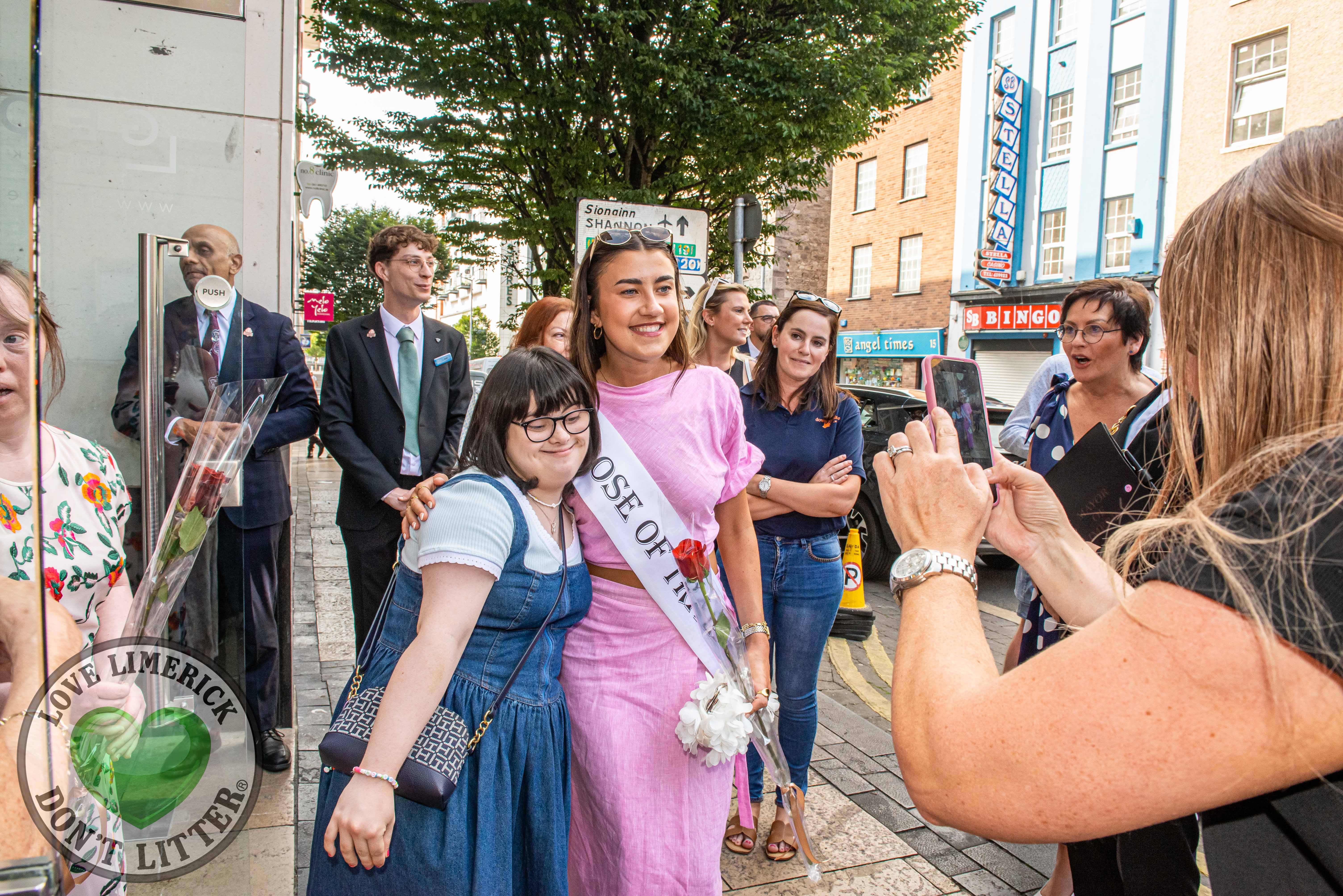 Limerick Rose Leah McMahon rapturous welcome at George Hotel