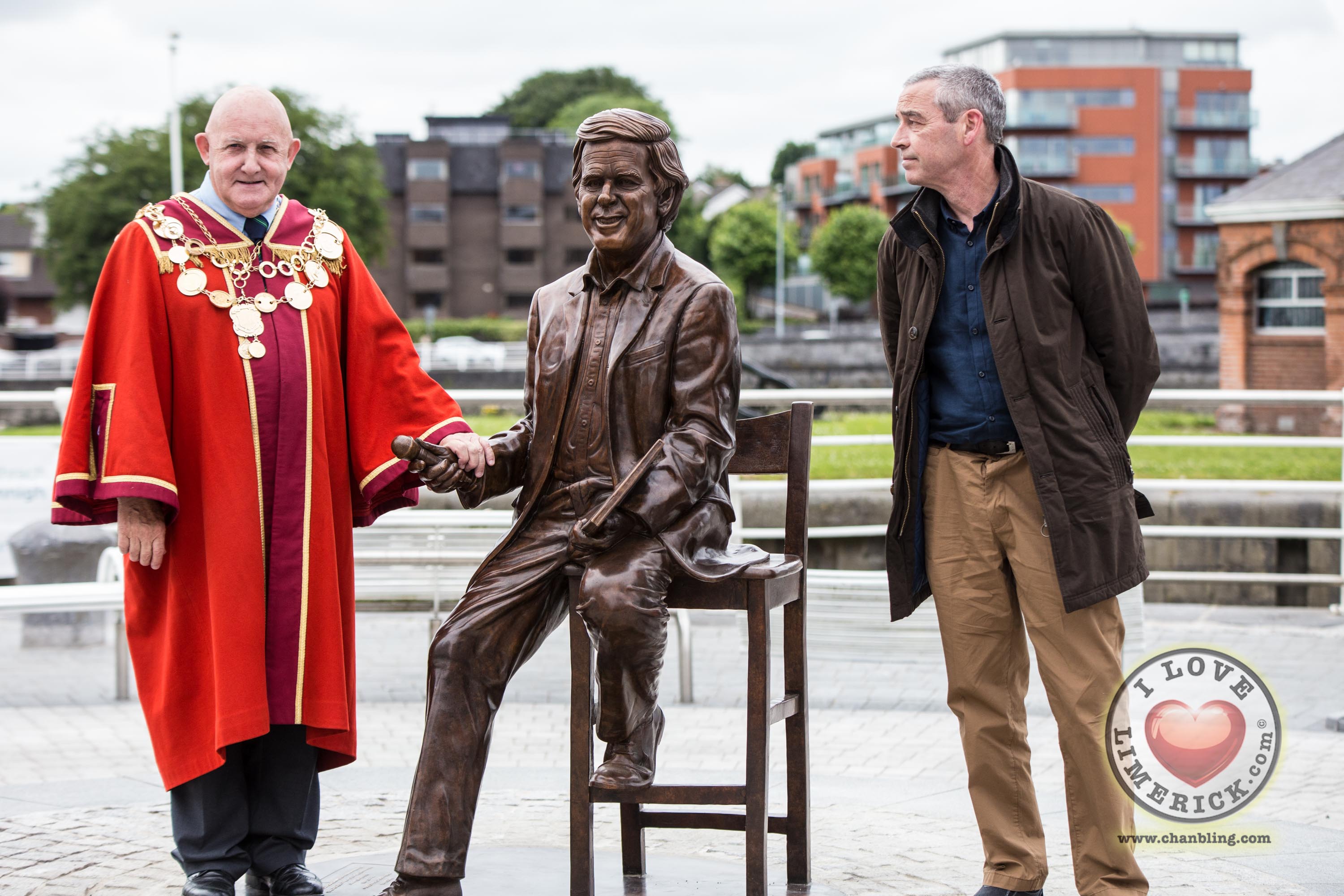 Terry Wogan Sculpture unveiled in his home town of Limerick